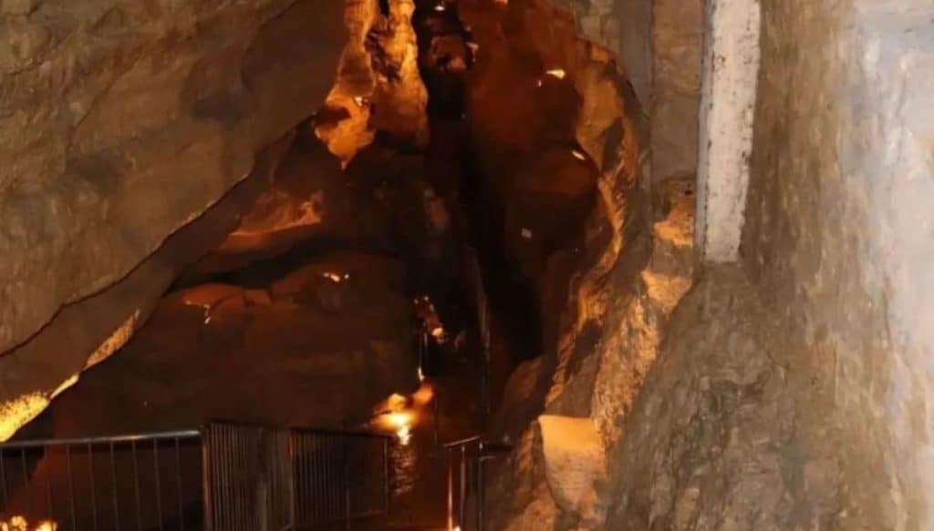What Does Wisconsin Cave Of The Mounds Cost? Is It Worth The Price ...